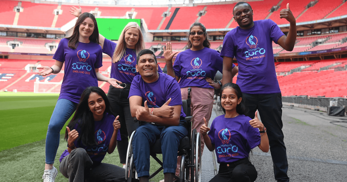 How To Manage Large-Scale Event Volunteers - TeamKinetic